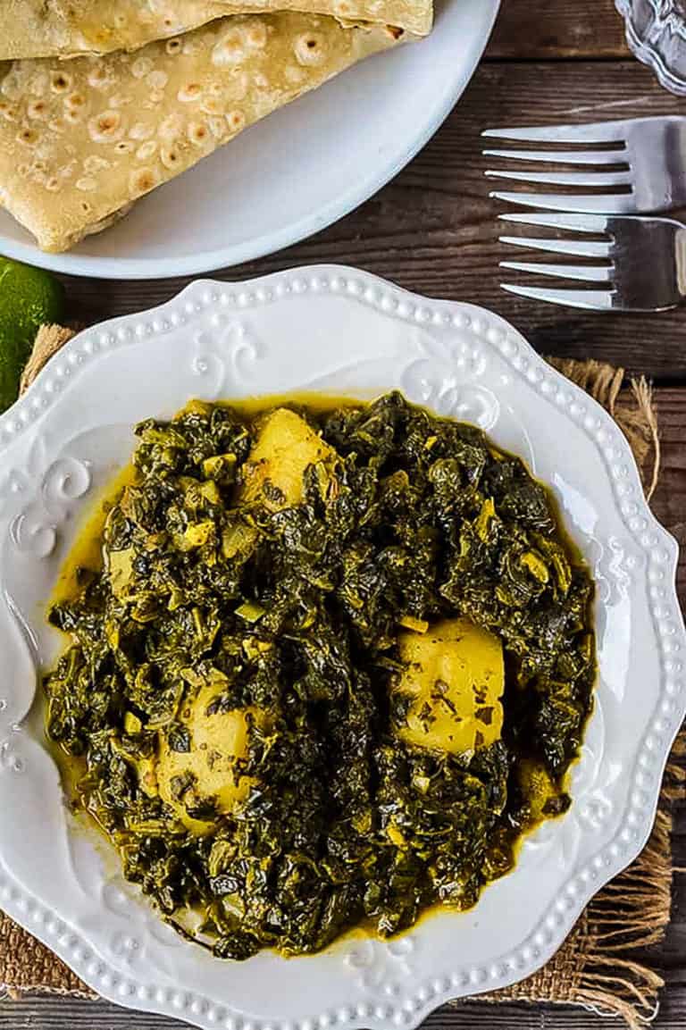 Aloo Palak (Potato and Spinach Curry) - Healthier Steps