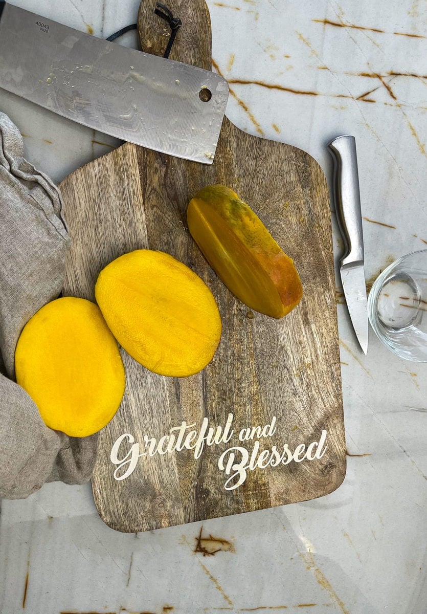 How To Eat A Mango - Healthier Steps